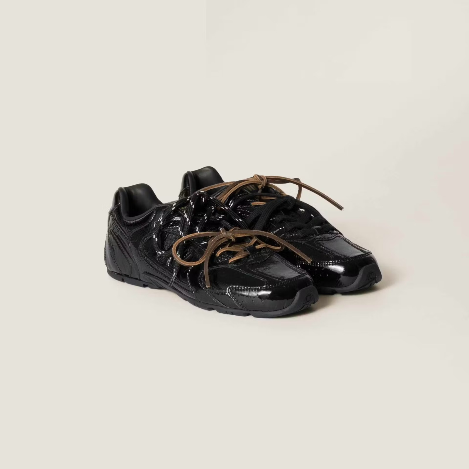 Miu Miu i New Balance 530 zvezda 2024. godine- ho3.rs